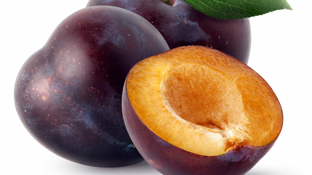 Baixa em calorias, rica em nutrientes. Benefícios da ameixa para a saúde