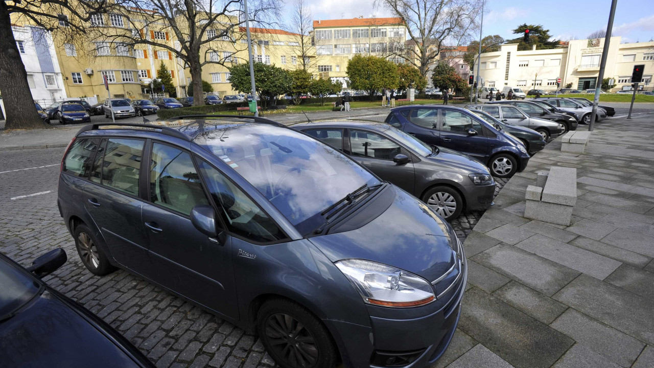 EMEL passa 536 euros em multas a cada hora