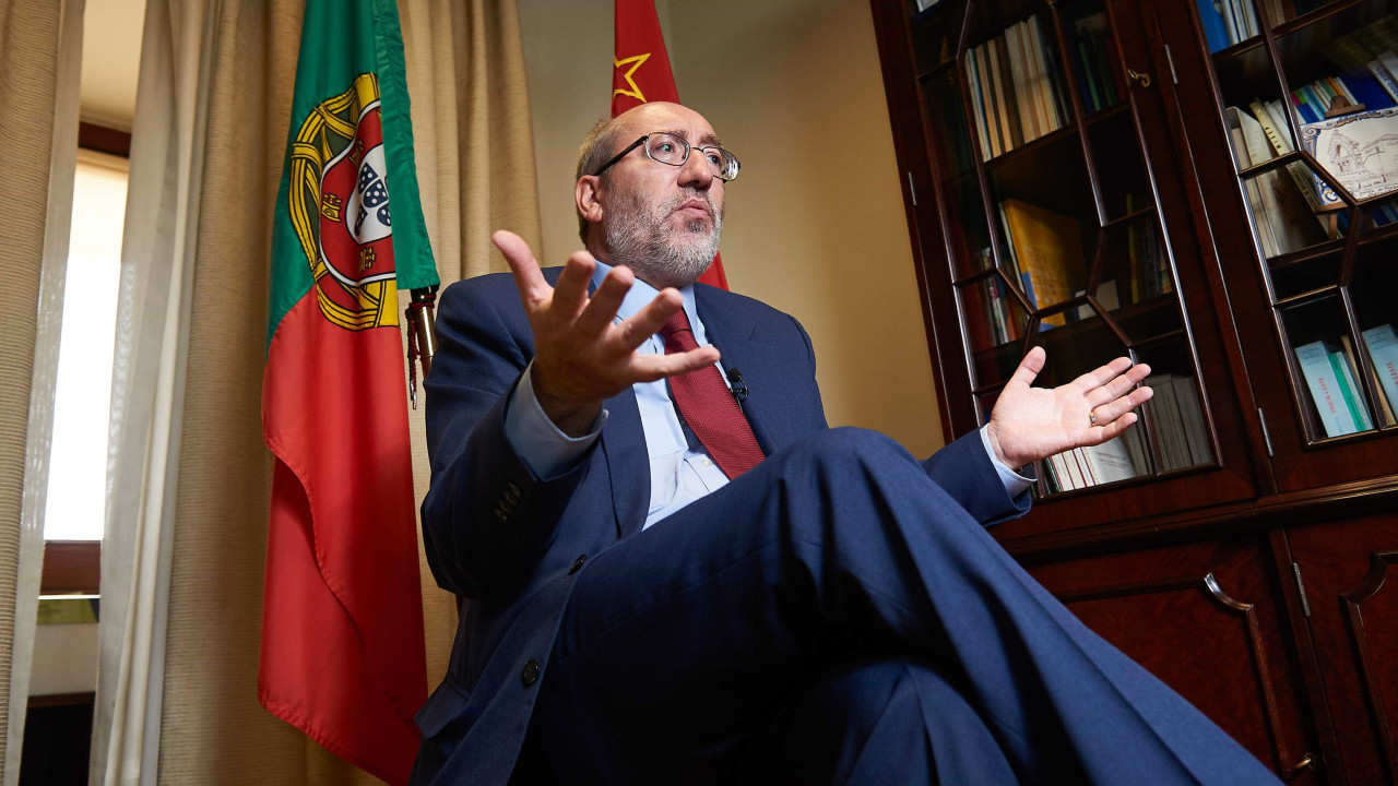 NATO, Mário Machado e porta aviões. "A pós-verdade em todo o esplendor"