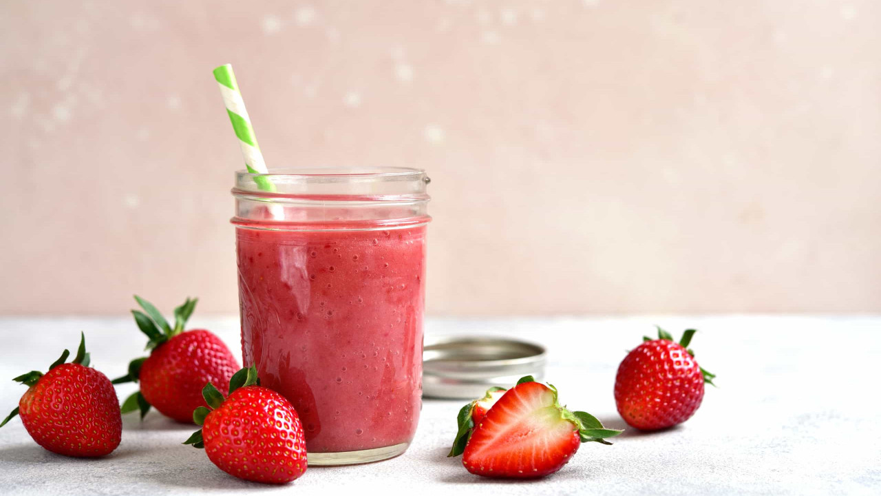 Esta sexta-feira, prepare um delicioso sumo de morango