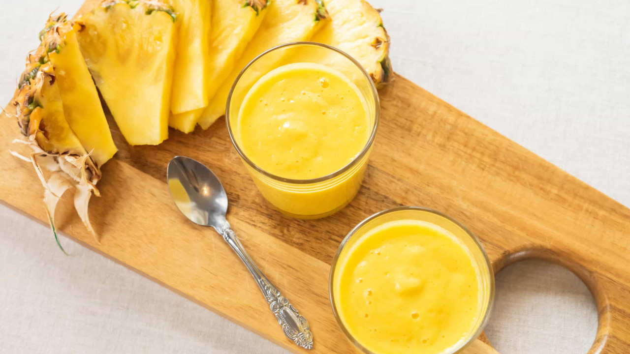 O sumo detox de ananás que ajuda a emagrecer e elimina toxinas
