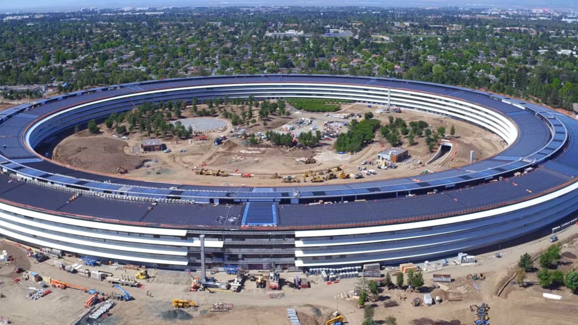 A nova casa da Apple começou a ganhar 'vida'. Veja o vídeo