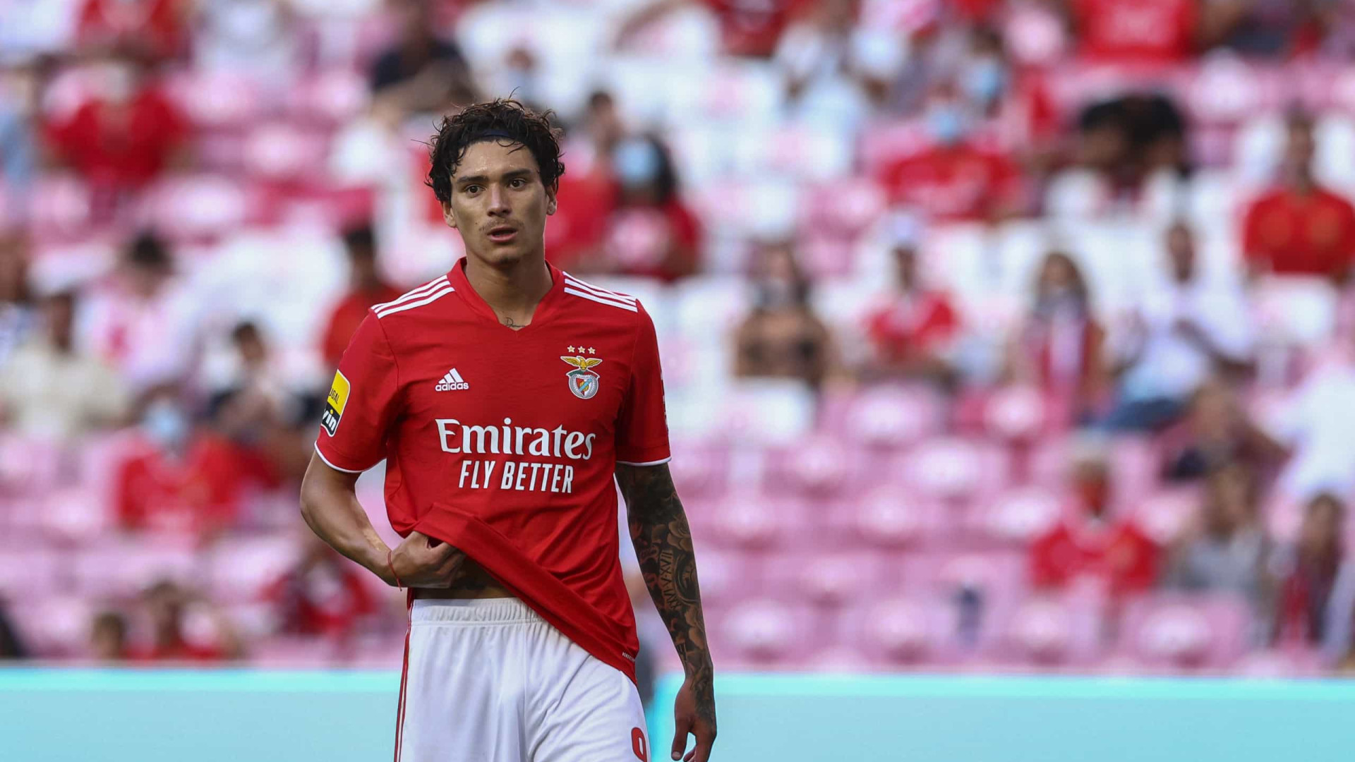 Darwin reagiu ao 'pisão': "Que vergonha, nem amarelo sacou"